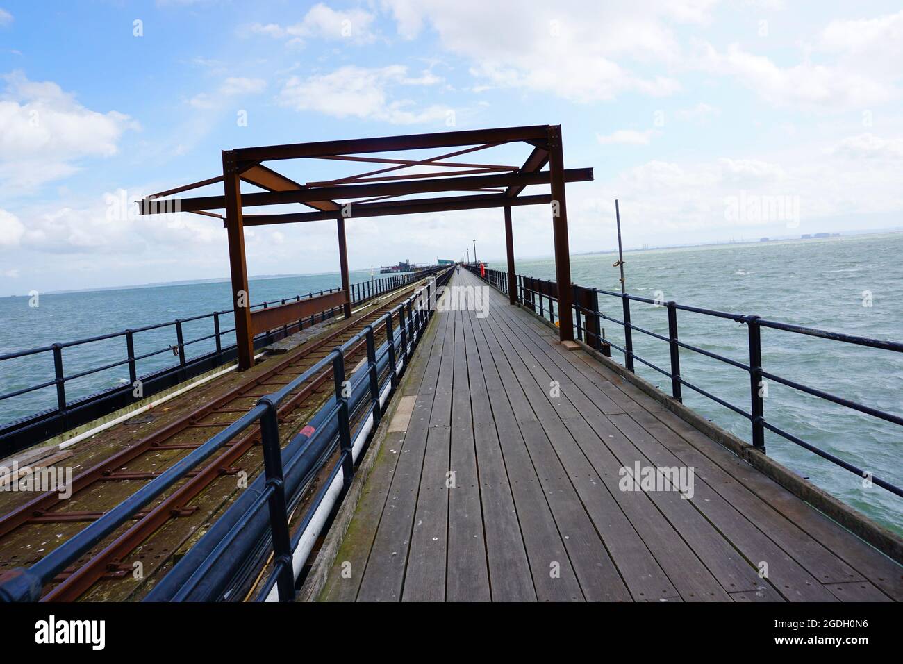Southend pier sea island hi-res stock photography and images - Alamy