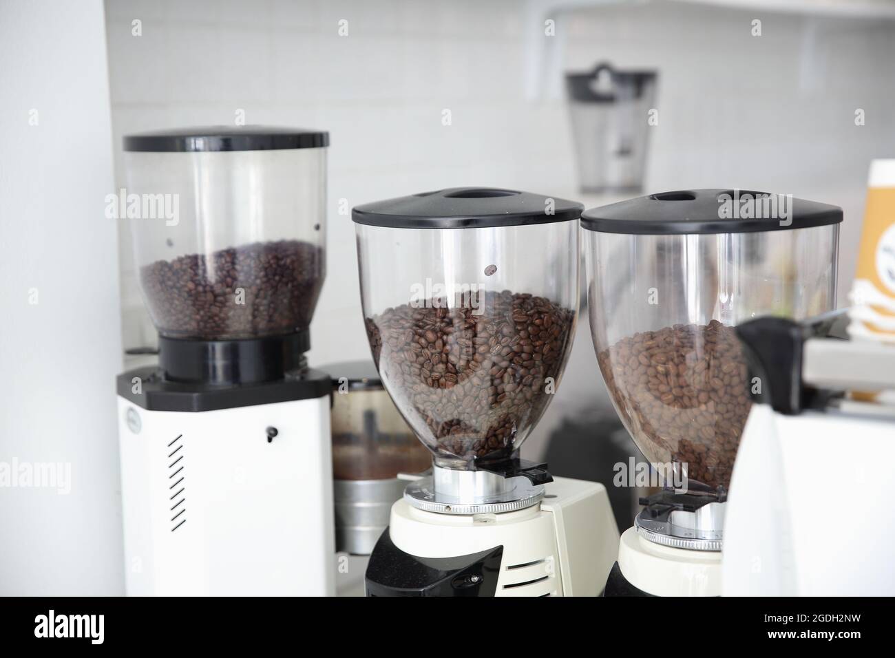 Coffee machine in coffee shop Stock Photo - Alamy
