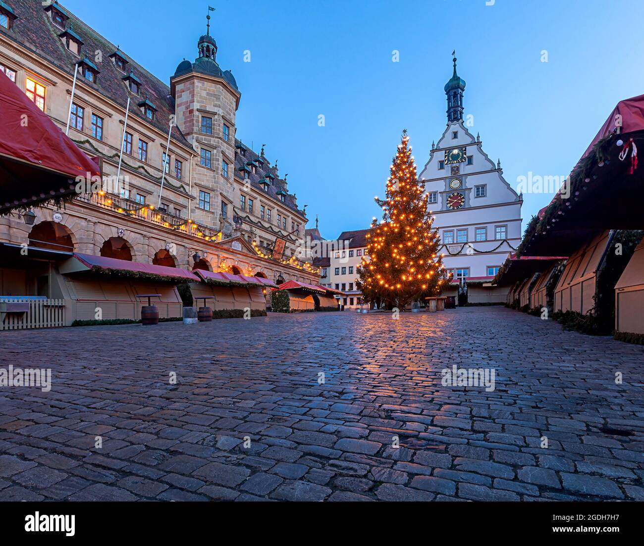 Town Hall Square and Christmas tree in night illumination. Rothenburg ...