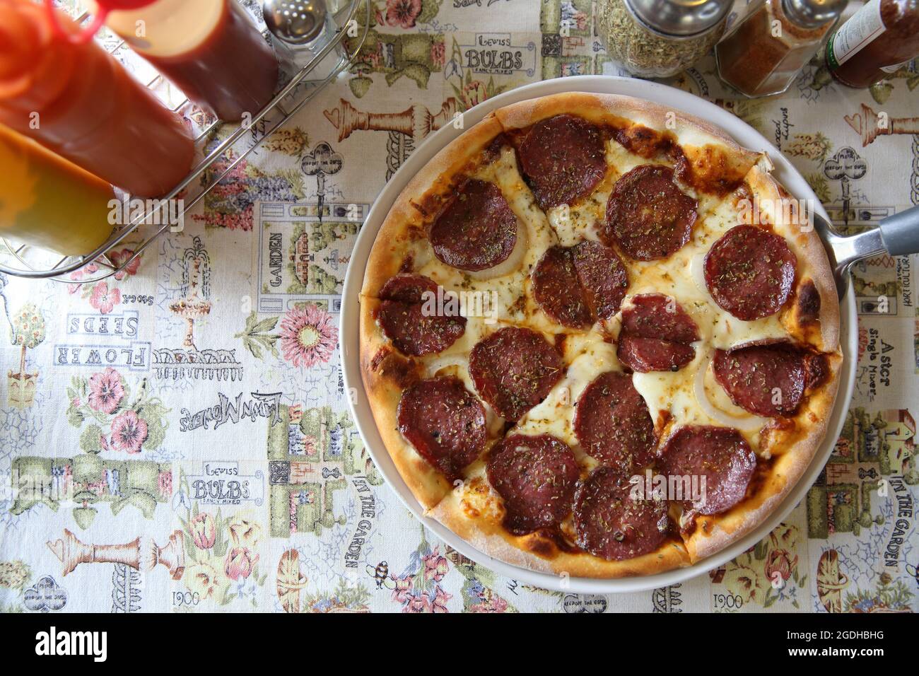 Pepperoni pizza , pizza with pepperoni mozzarella cheese and tomatoes ...