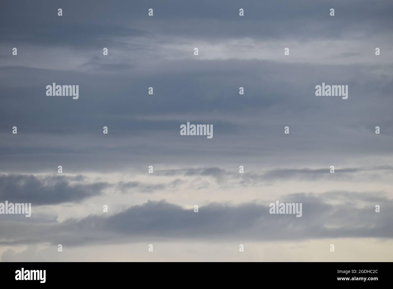 Grey gray skies hi-res stock photography and images - Alamy