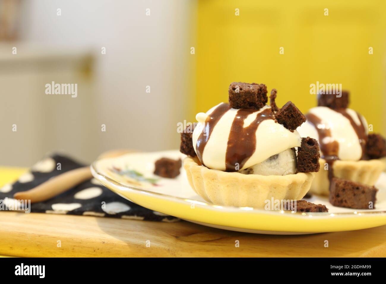 ice cream tart Stock Photo - Alamy