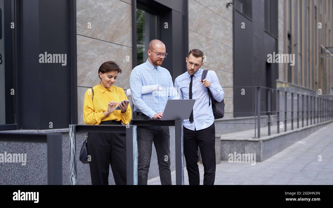 Outing modern architecture hi-res stock photography and images - Alamy