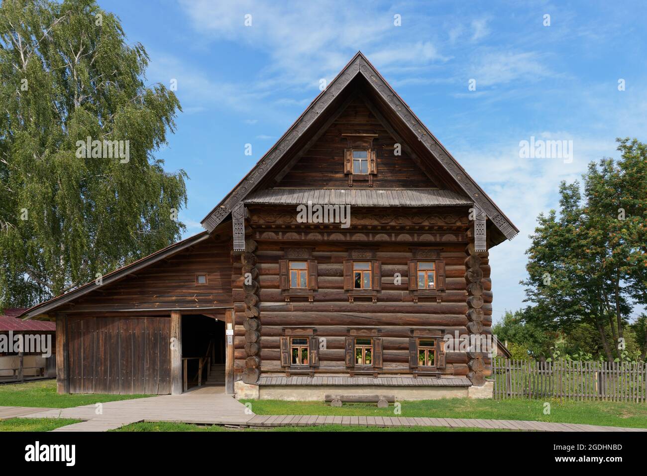 A wooden Russian hut, the traditional home of a Russian peasan. Suzdal ...