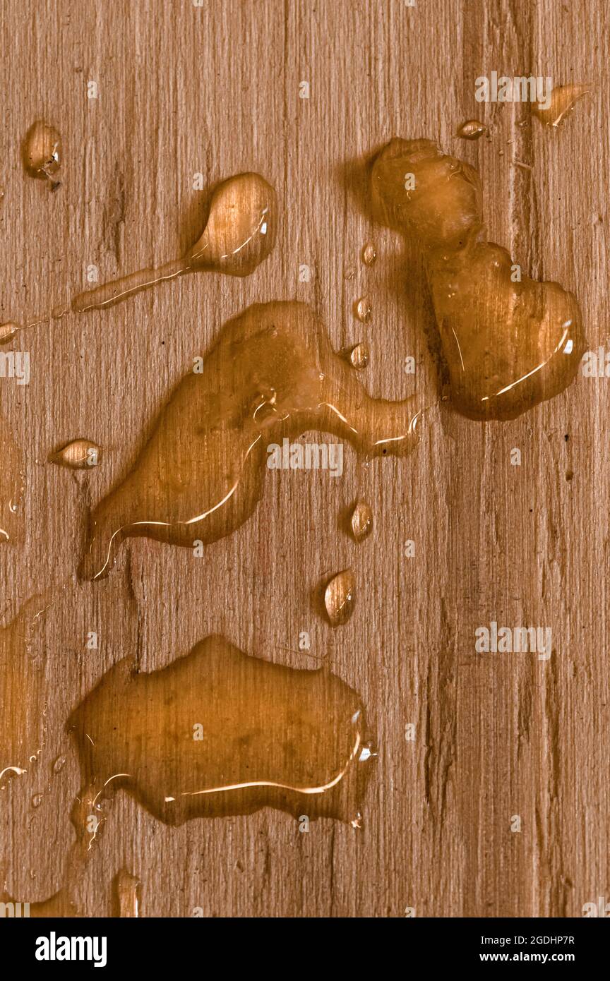 Wet brown puddle texture hi-res stock photography and images - Alamy