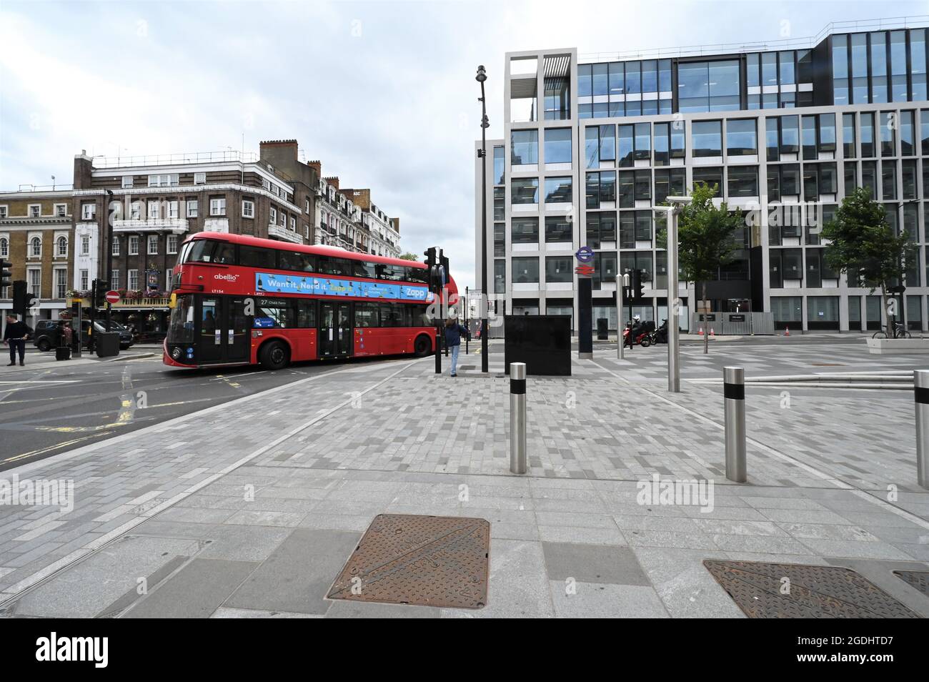 Bus making turn hi-res stock photography and images - Alamy