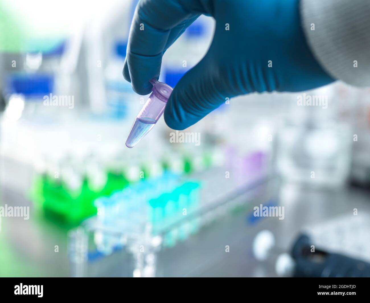 Biomedicine, Scientist preparing a chemical solution in the lab Stock ...