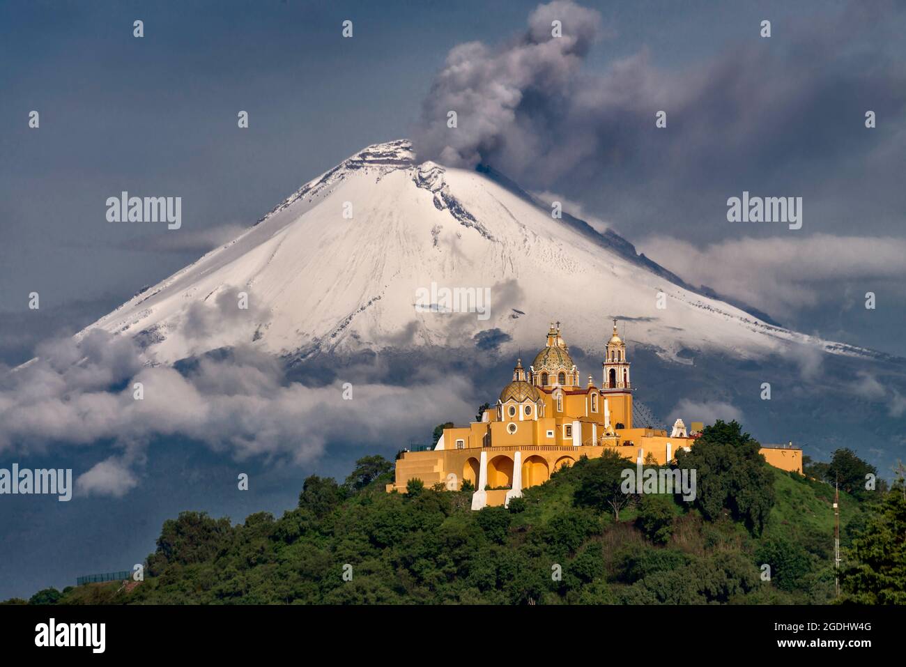 Catholic church a volcano hi-res stock photography and images - Alamy