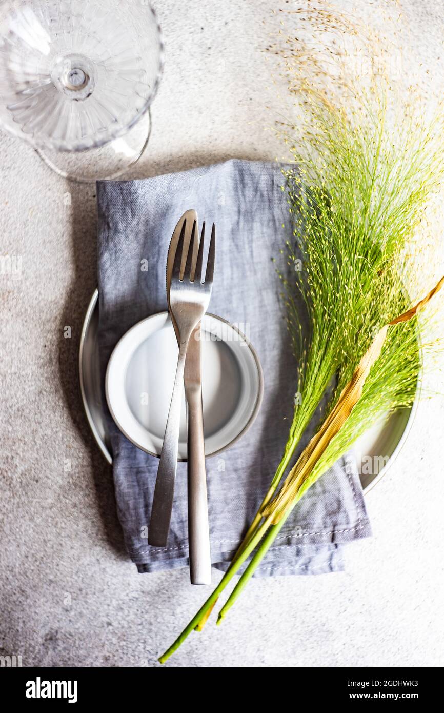 Minimalistic summer table setting decorated with wheat bouquet Stock ...