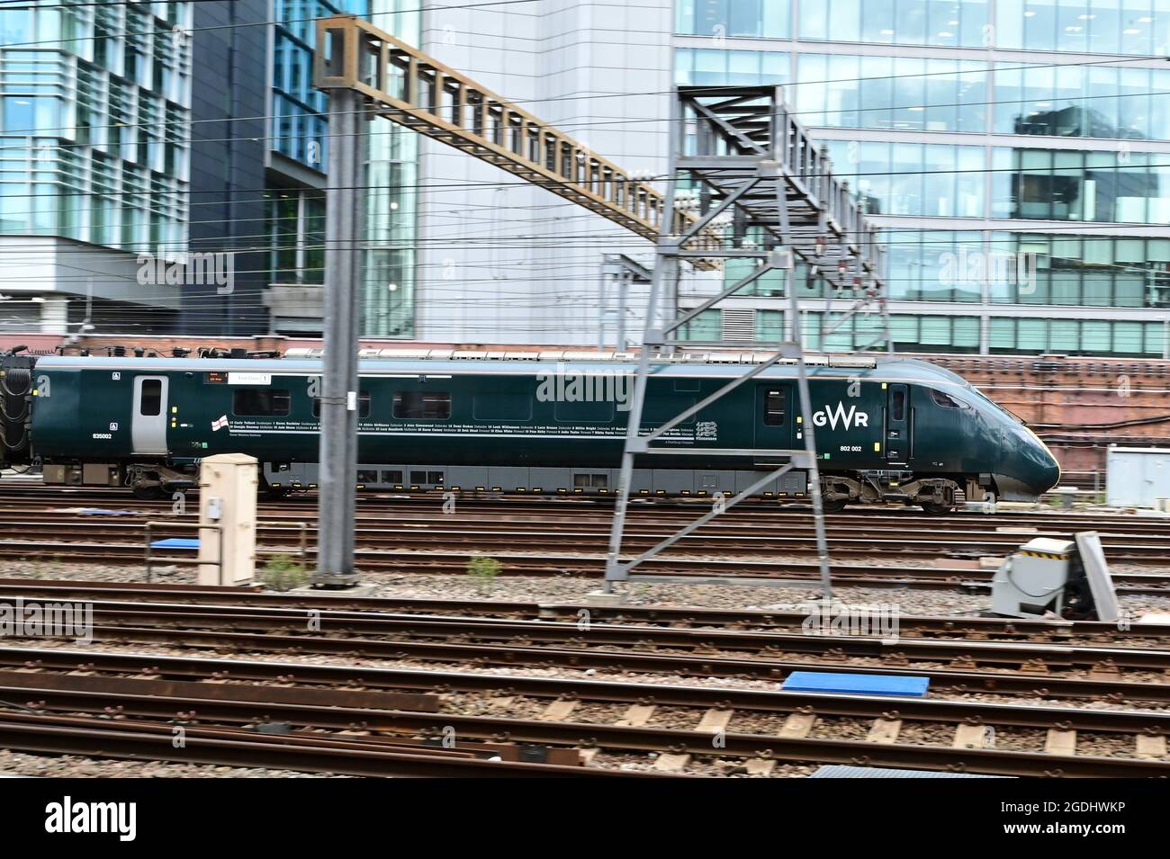 Hitachi class 800 locomotives at Paddington station Stock Photo - Alamy