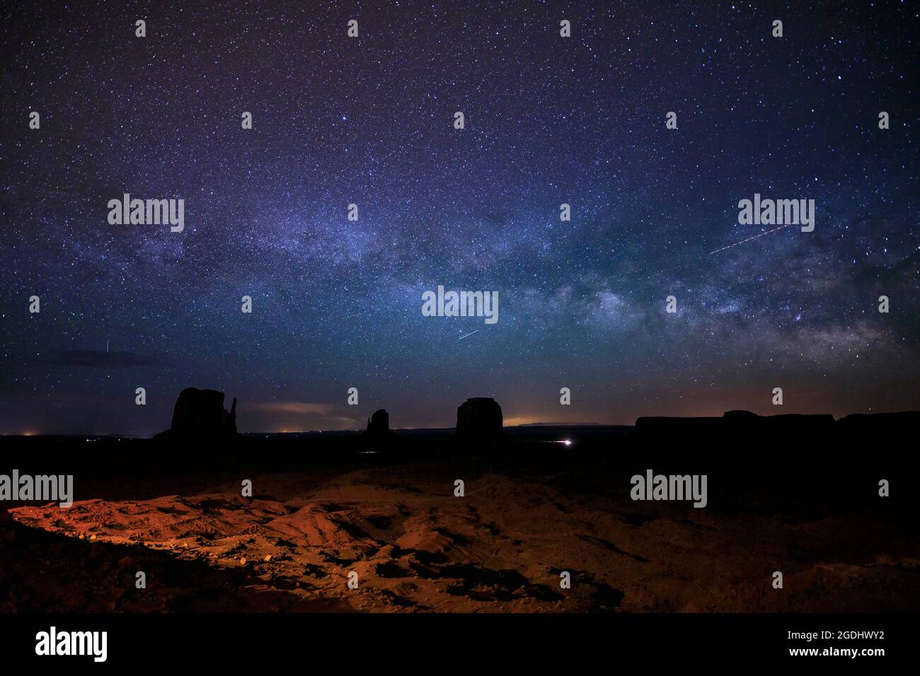 Monument valley star trails summer hi-res stock photography and images ...