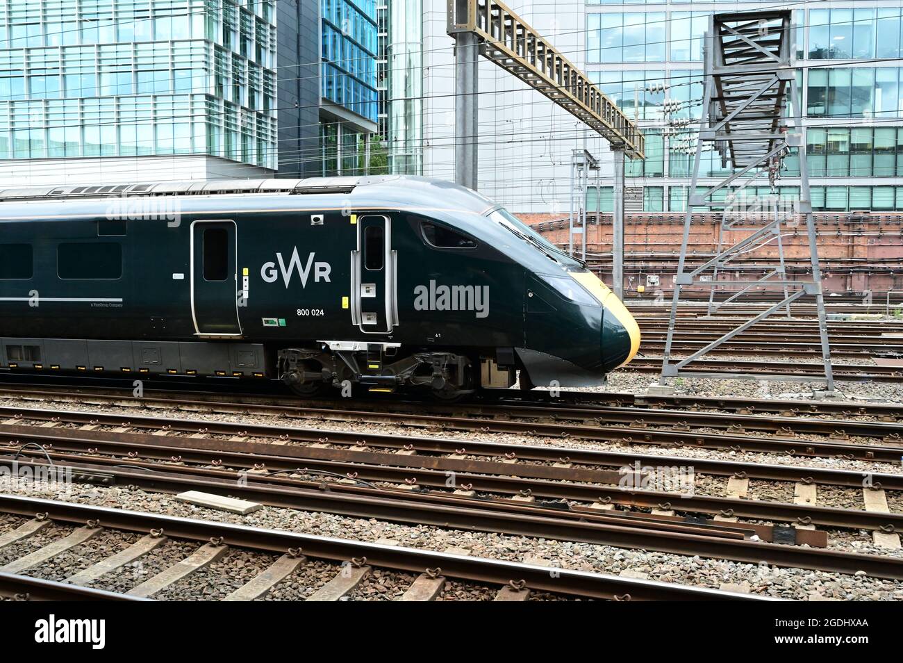Hitachi class 800 locomotives at Paddington station Stock Photo - Alamy