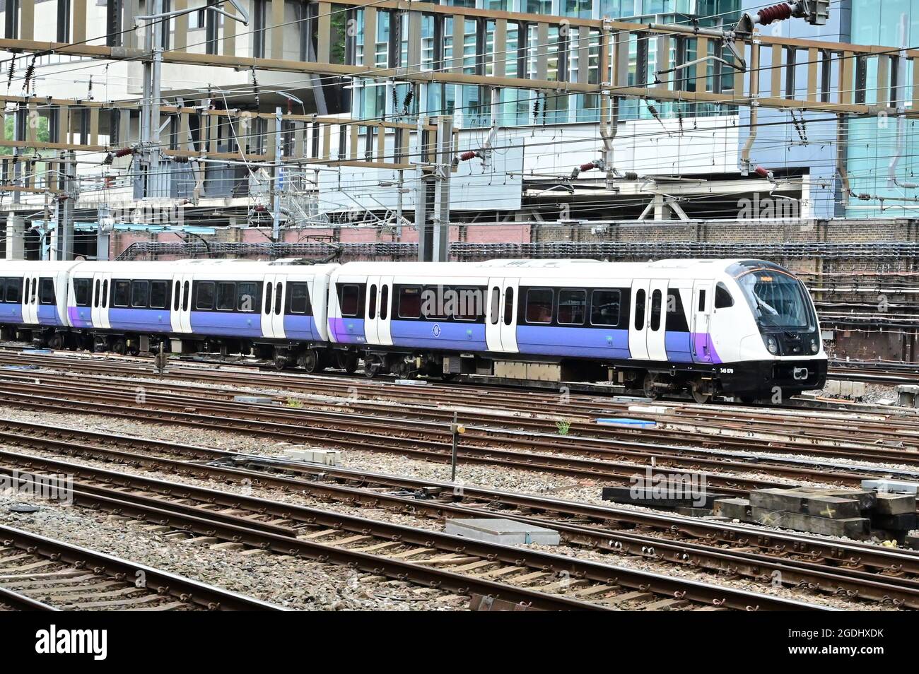 Transport for London train arriving at Paddington station Stock Photo ...