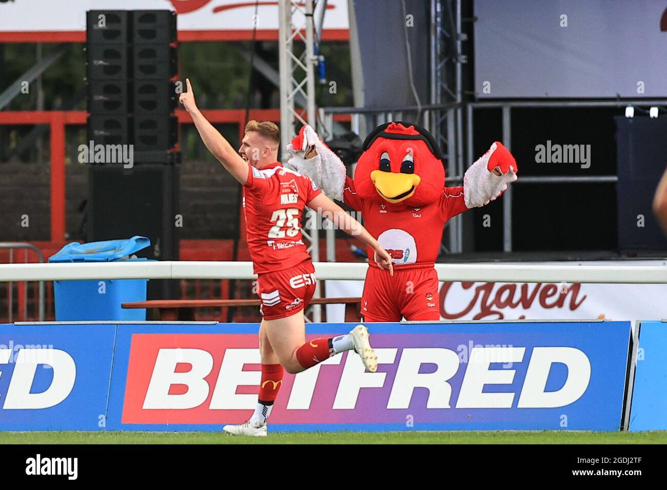 Rowan Milnes (25) of Hull KR celebrates his try Stock Photo - Alamy