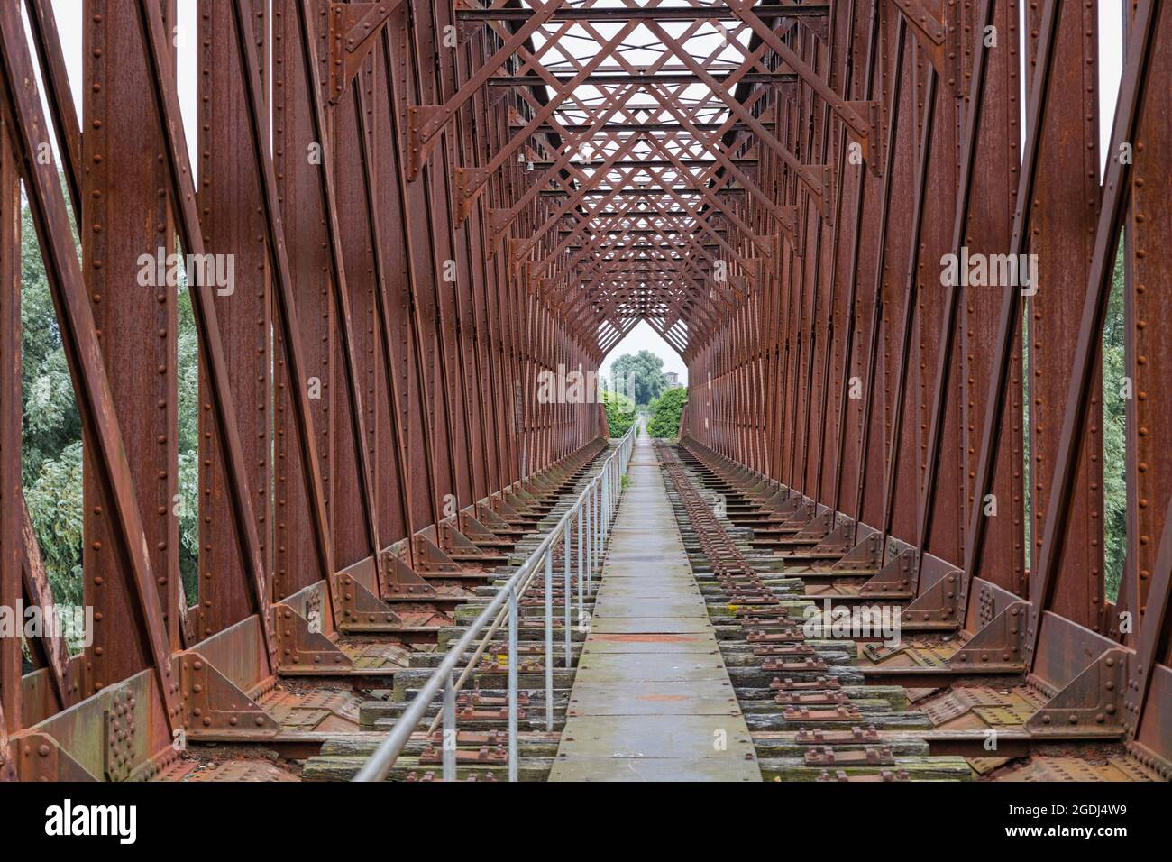 Railway bridge design hi-res stock photography and images - Alamy