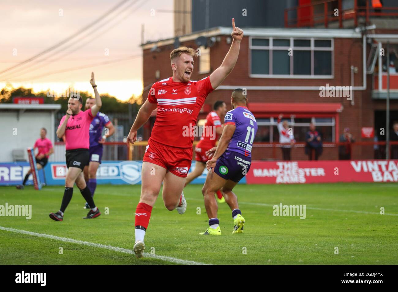 Rowan Milnes (25) of Hull KR celebrates his try Stock Photo - Alamy