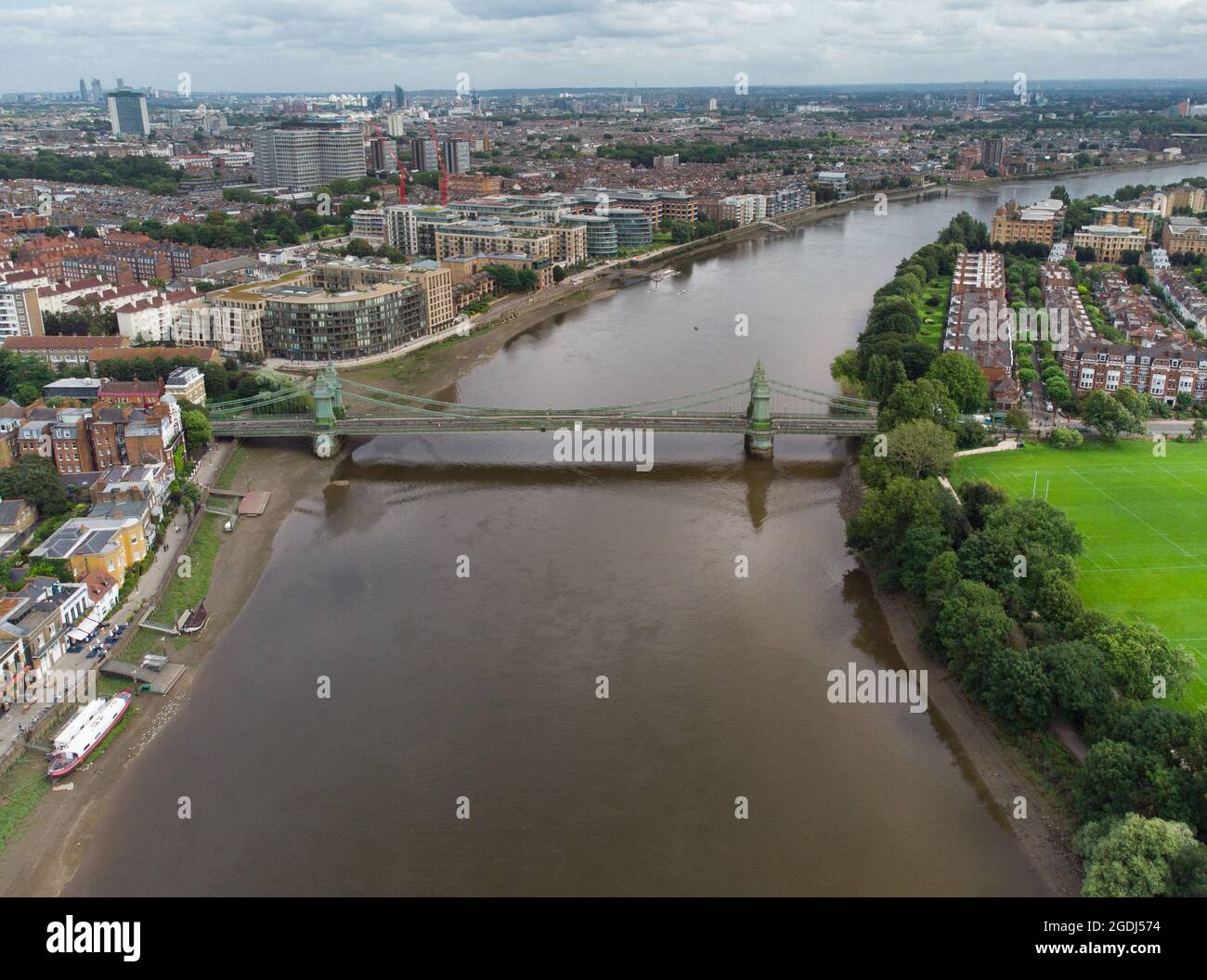 Hammersmith bridge hi-res stock photography and images - Alamy