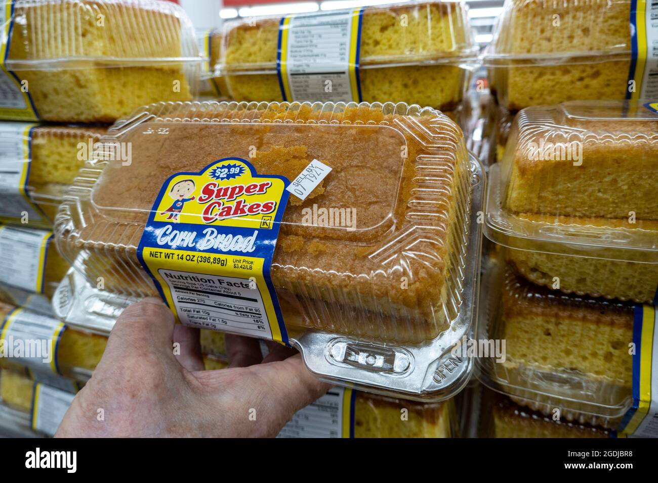 Superman logo hi-res stock photography and images - Alamy