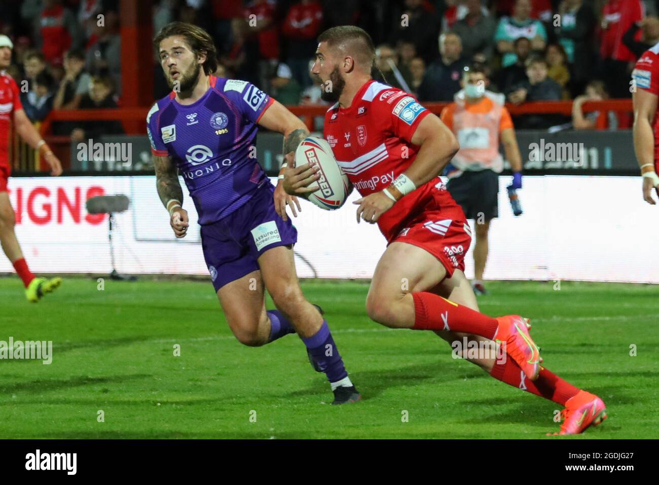 Kingston Upon Hull, UK. 13th Aug, 2021. Greg Minikin (3) of Hull KR ...