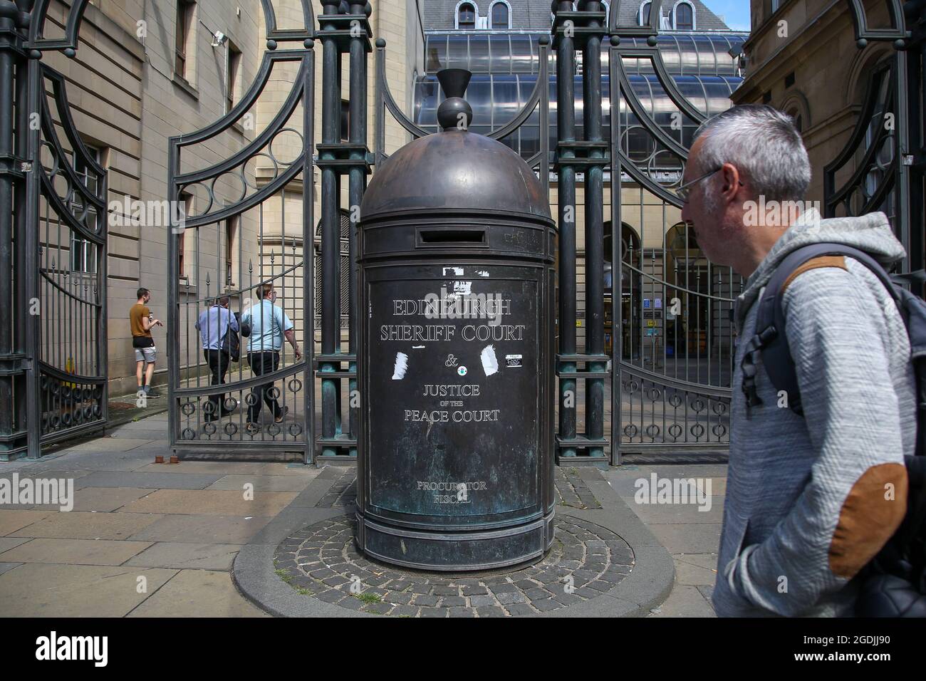 Edinburgh sheriff court hi-res stock photography and images - Alamy