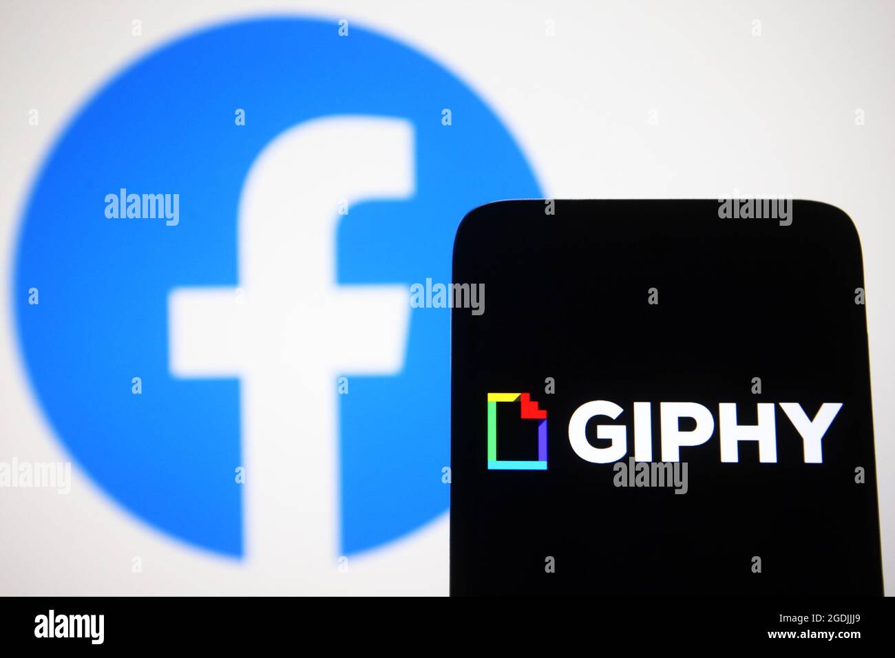 Giphy logo hi-res stock photography and images - Alamy