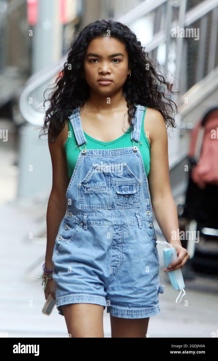 Mia isaac hi-res stock photography and images - Alamy