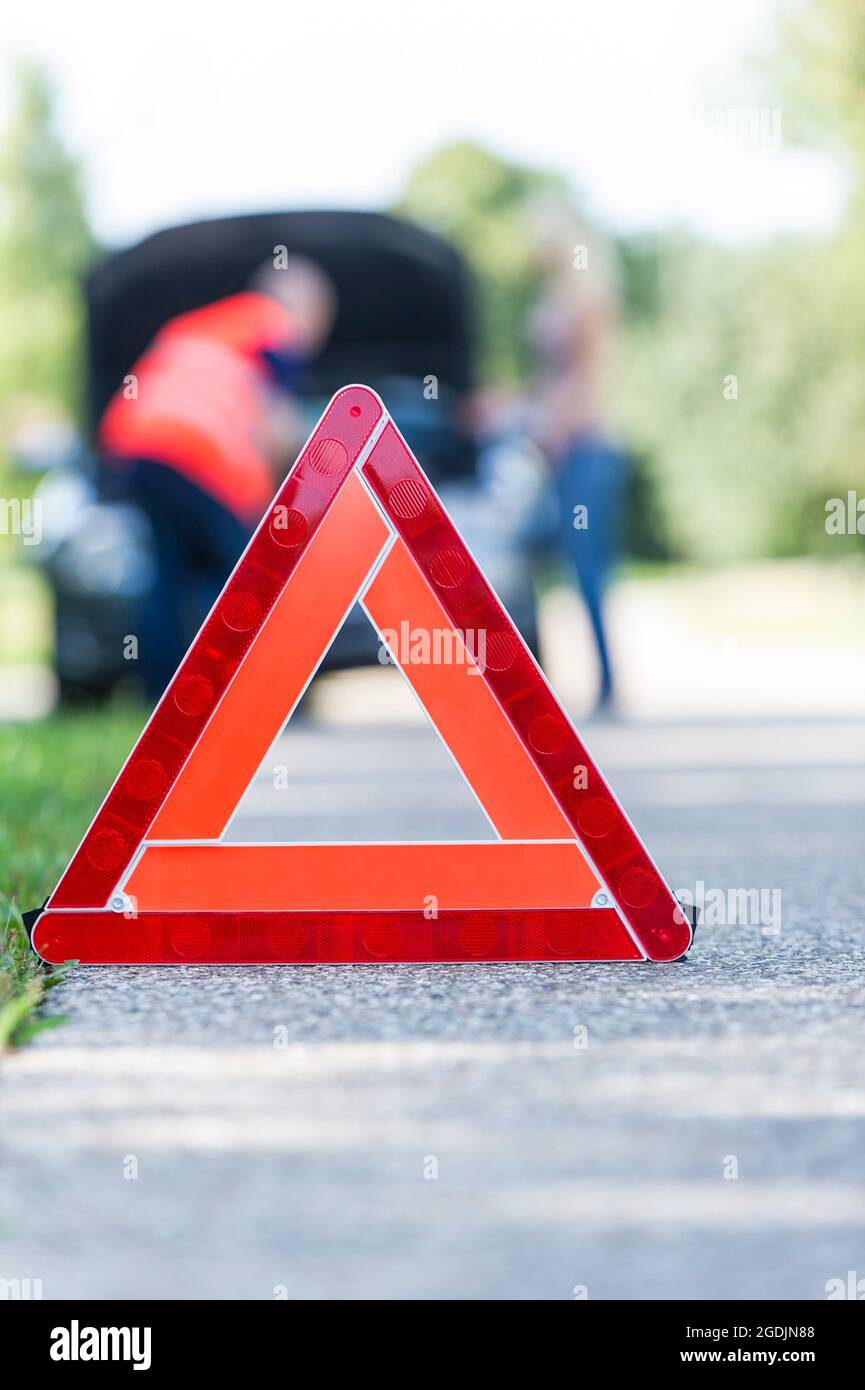 Breakdown triangle hi-res stock photography and images - Alamy