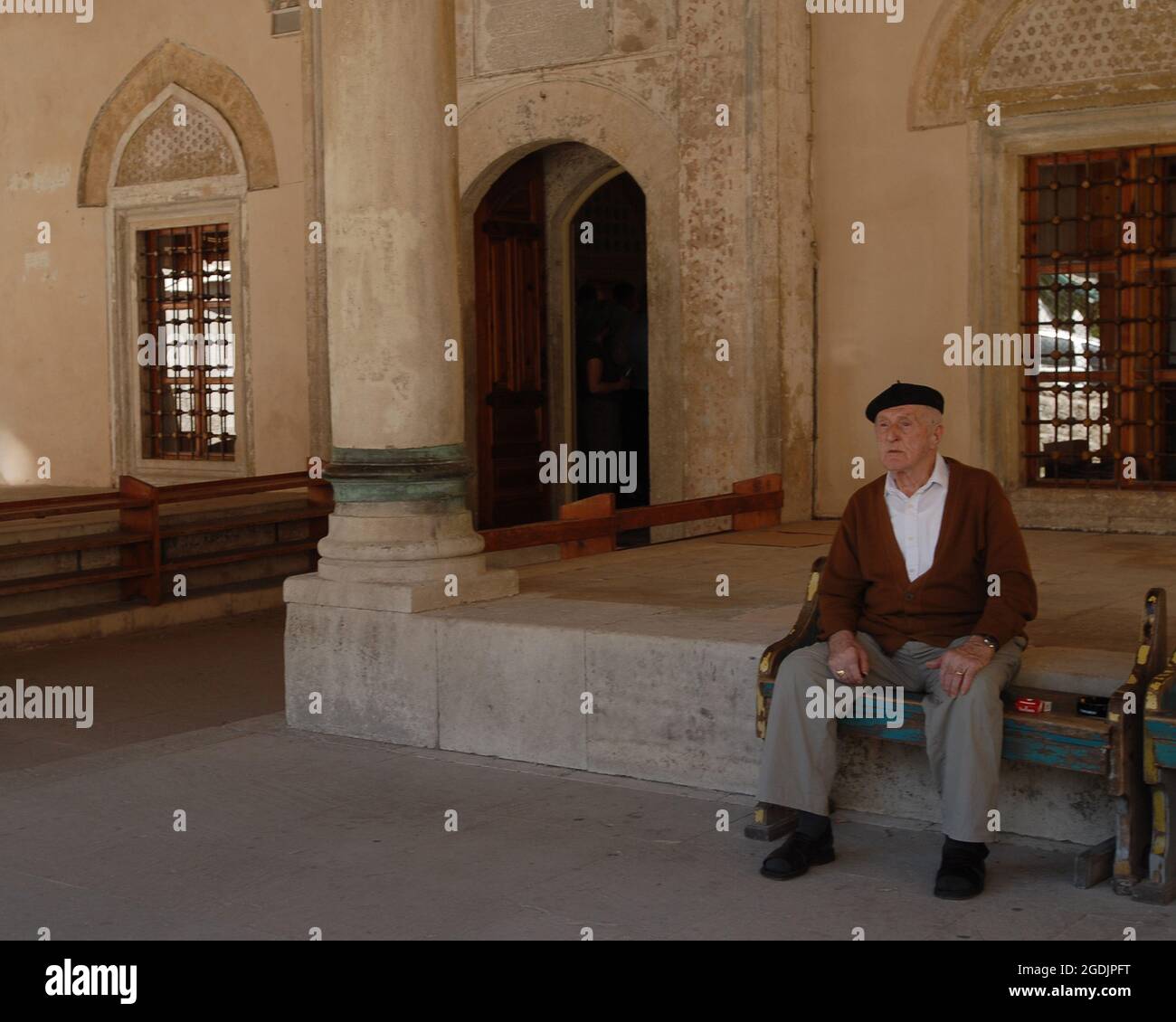 Mosque walker hi-res stock photography and images - Alamy