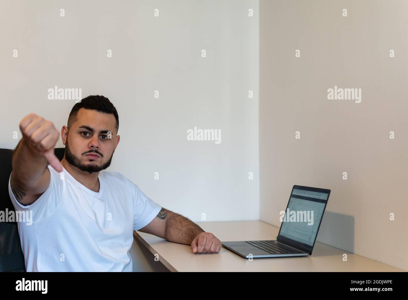 Making a thumbs hi-res stock photography and images - Alamy