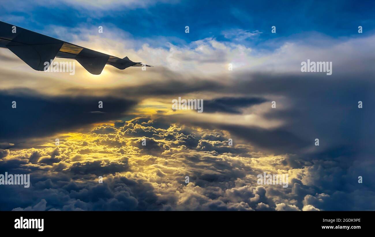 000 feet from aircraft hi-res stock photography and images - Alamy