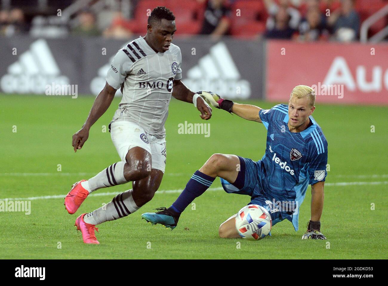 Dc united goalkeeper jon kempin 21 hi-res stock photography and images ...