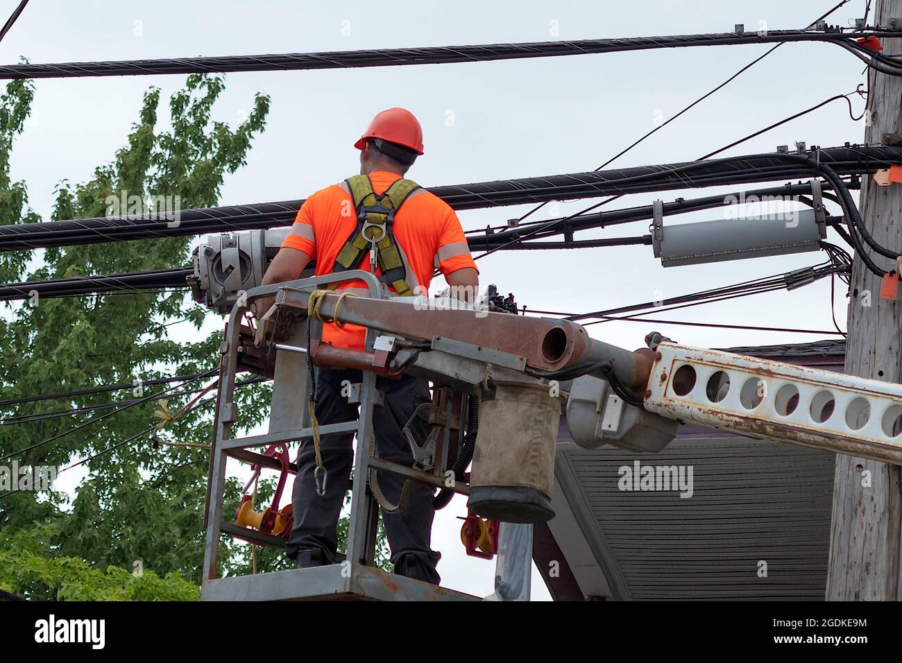 Articulated man lift hi-res stock photography and images - Alamy