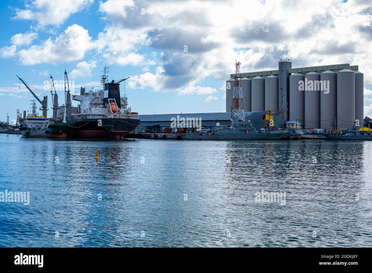 Cargo container nautical vessel hi-res stock photography and images - Alamy