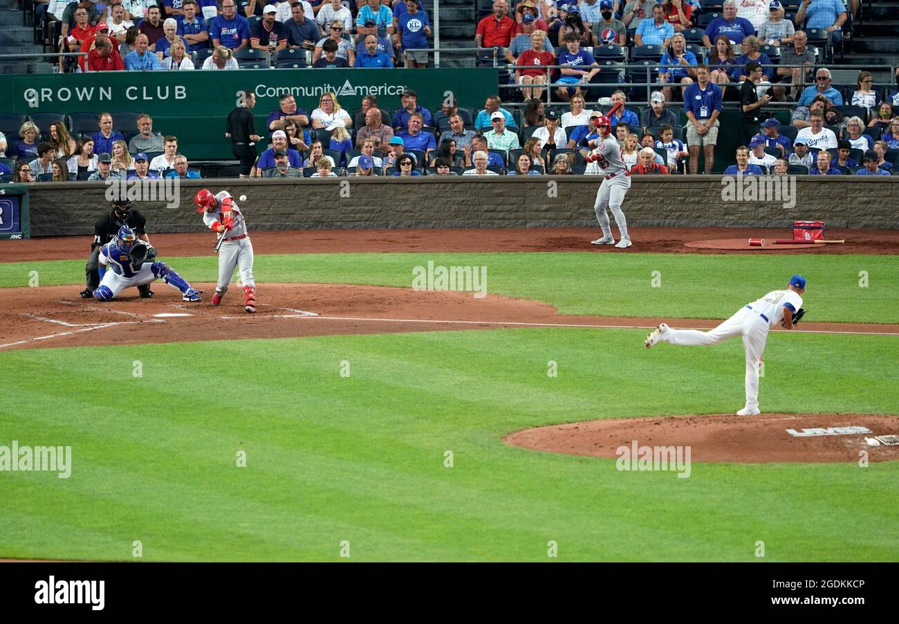Aug 13, 2021: St. Louis Cardinals third baseman Nolan Arenado (28) hits ...