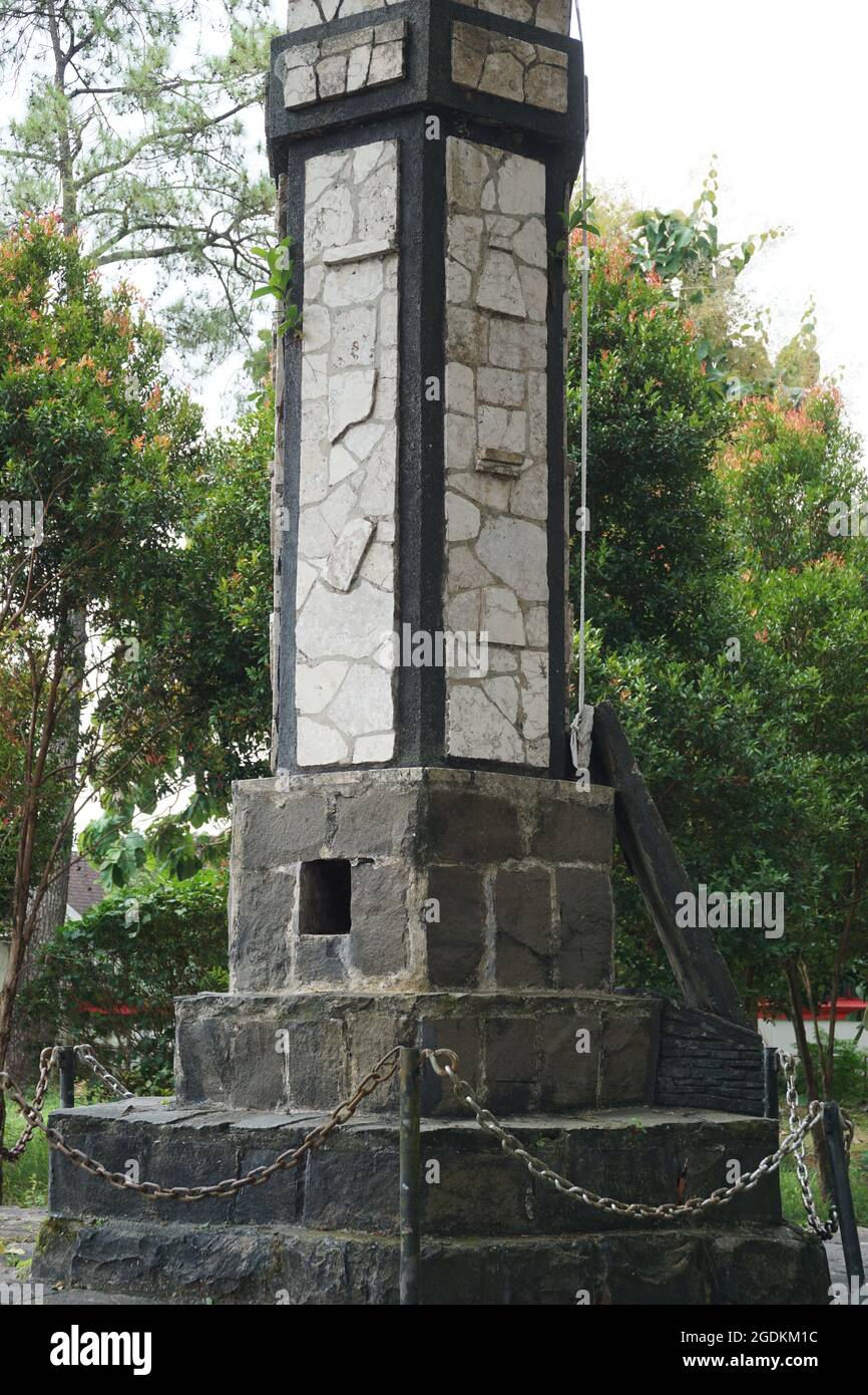 Potlot Monument (Pencil Monument). called the Potlot Monument because ...