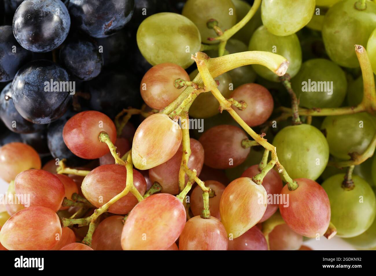 Different types of grapes close-up background Stock Photo - Alamy