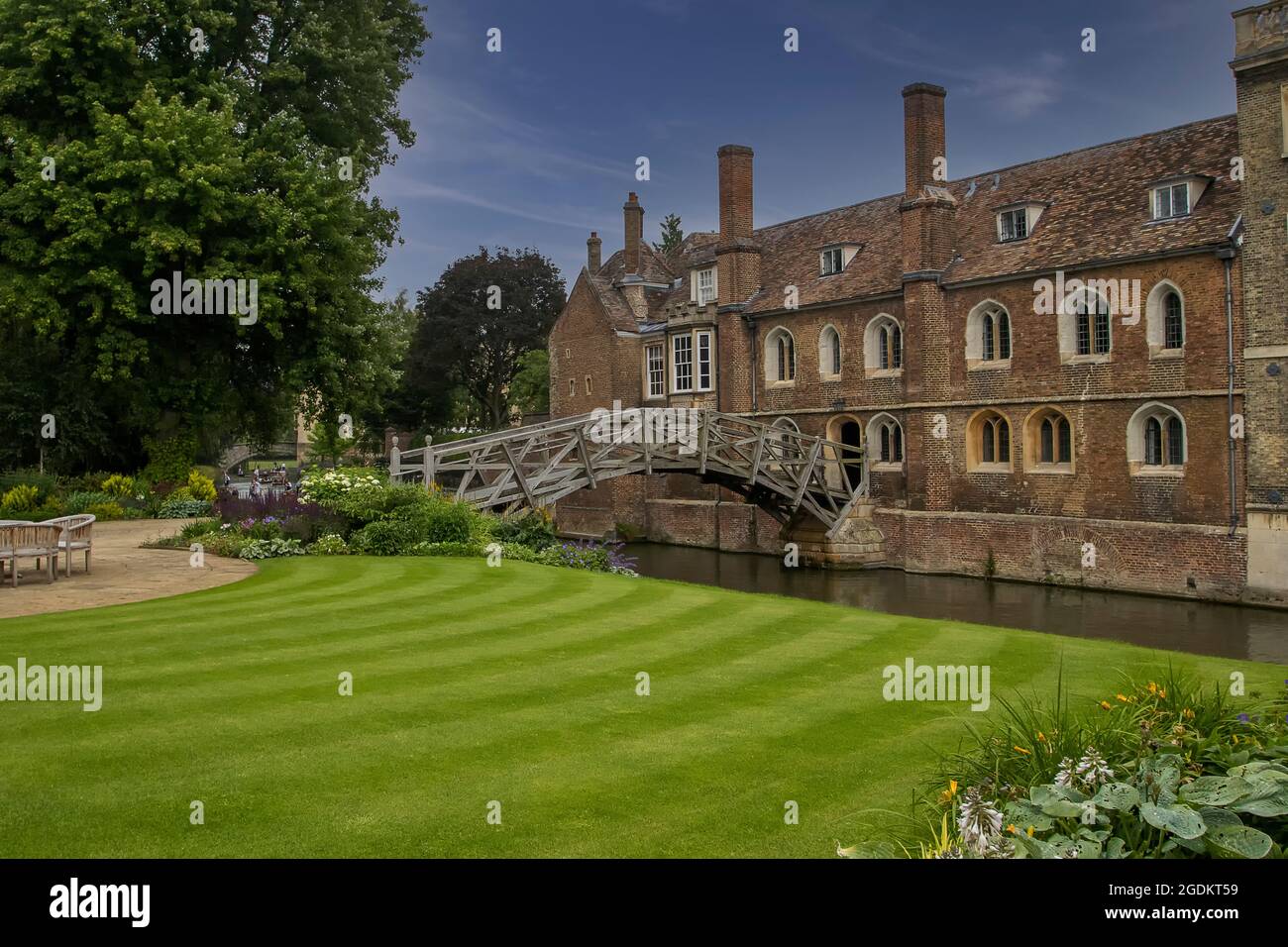 The Mathematical Bridge at Queens College in Cambridge, UK Stock Photo ...