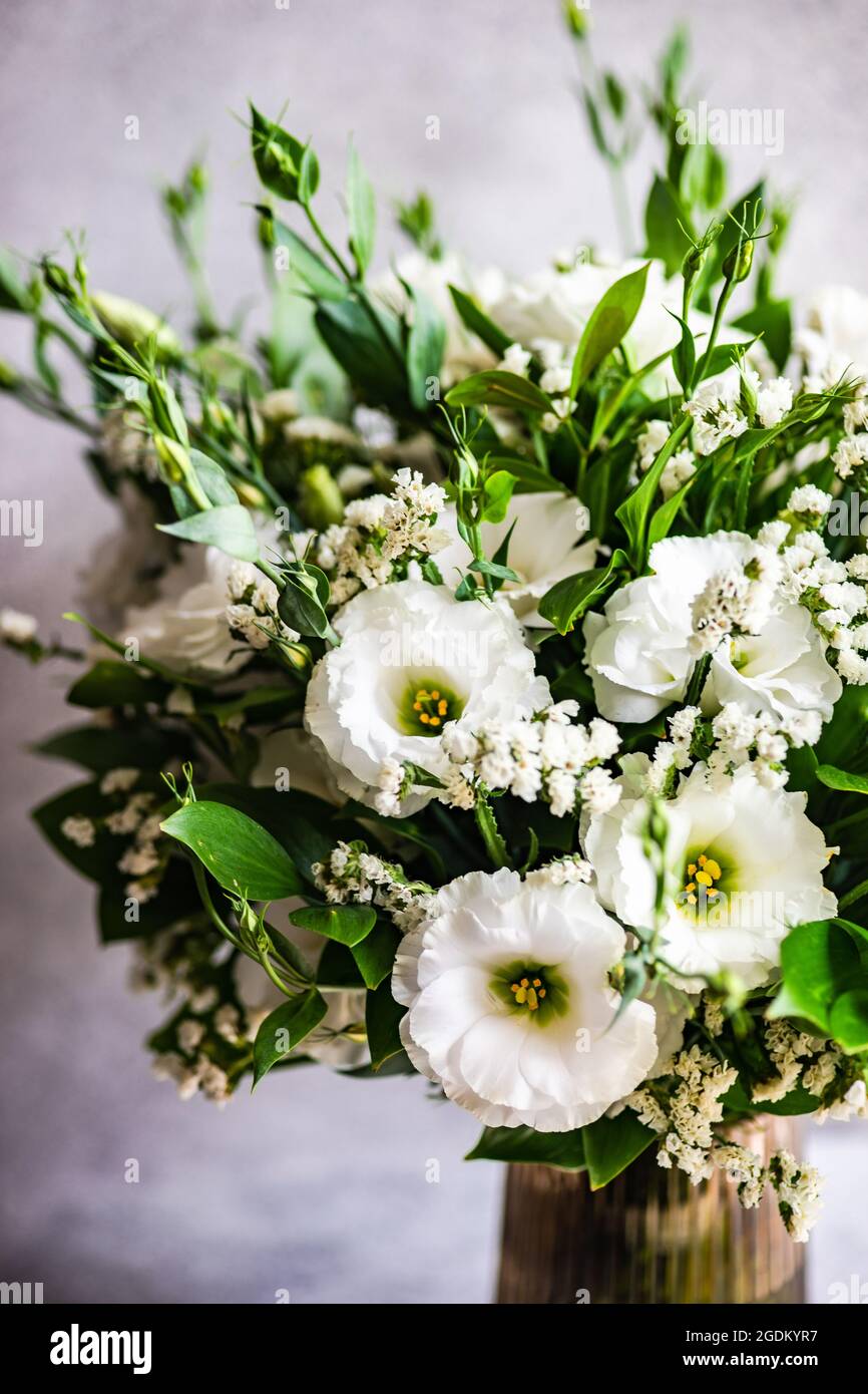 Beautiful white eustoma flowers hi-res stock photography and images - Alamy
