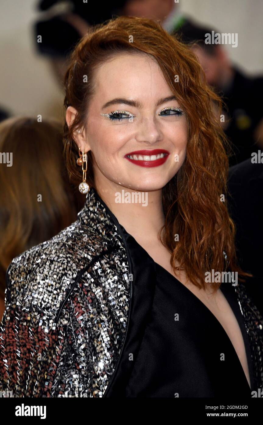Cruella 2021 emma stone hi-res stock photography and images - Alamy