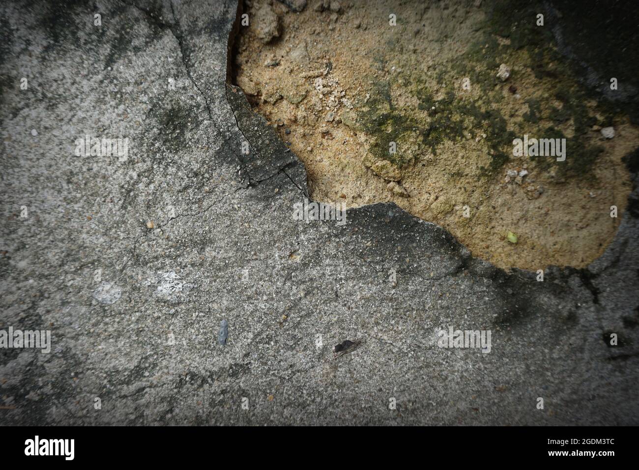 Construction frame cracked backgrounds hi-res stock photography and images - Alamy