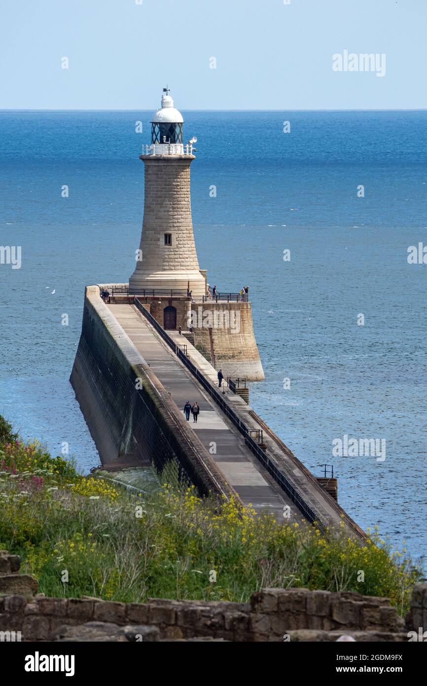 Pier lighthouse tynemouth in hi-res stock photography and images - Alamy