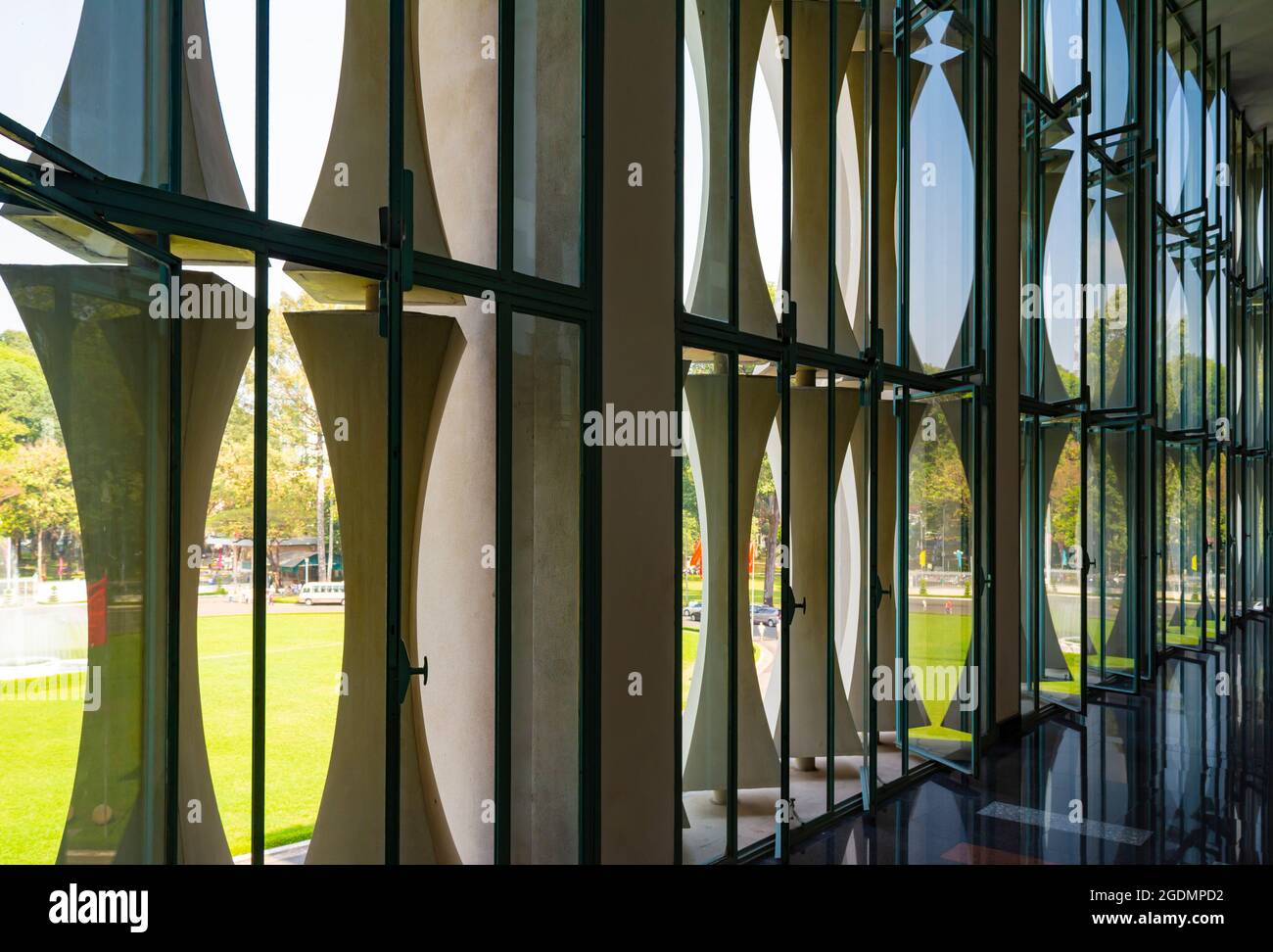 Vietnam war fall of saigon hi-res stock photography and images - Alamy