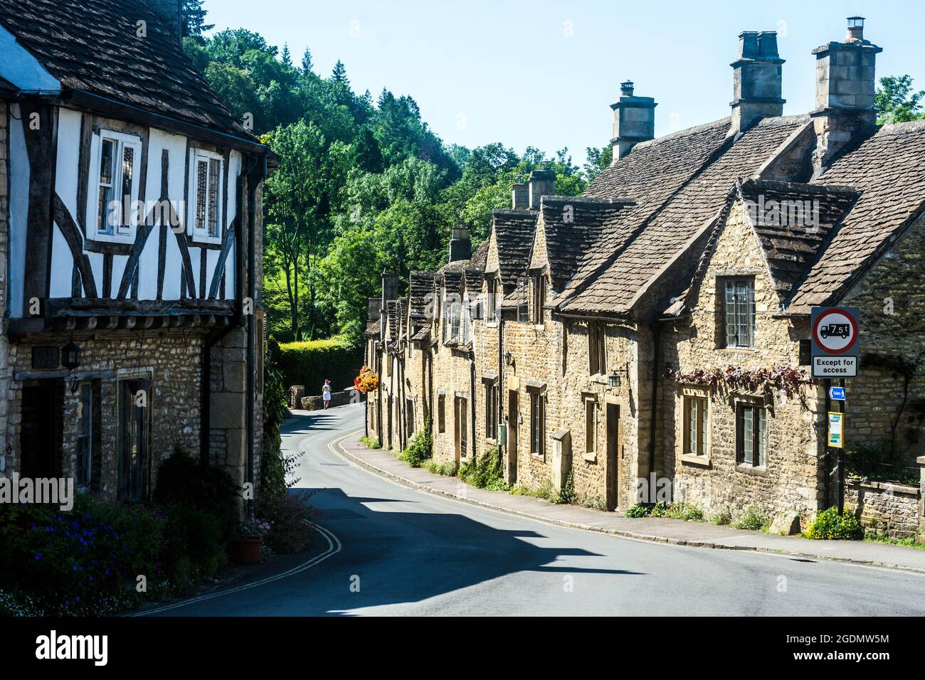 Quaint old houses in Castle Coombe, Wiltshire Stock Photo - Alamy