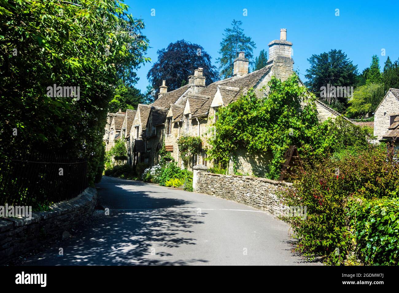 Quaint old houses in Castle Coombe, Wiltshire Stock Photo - Alamy