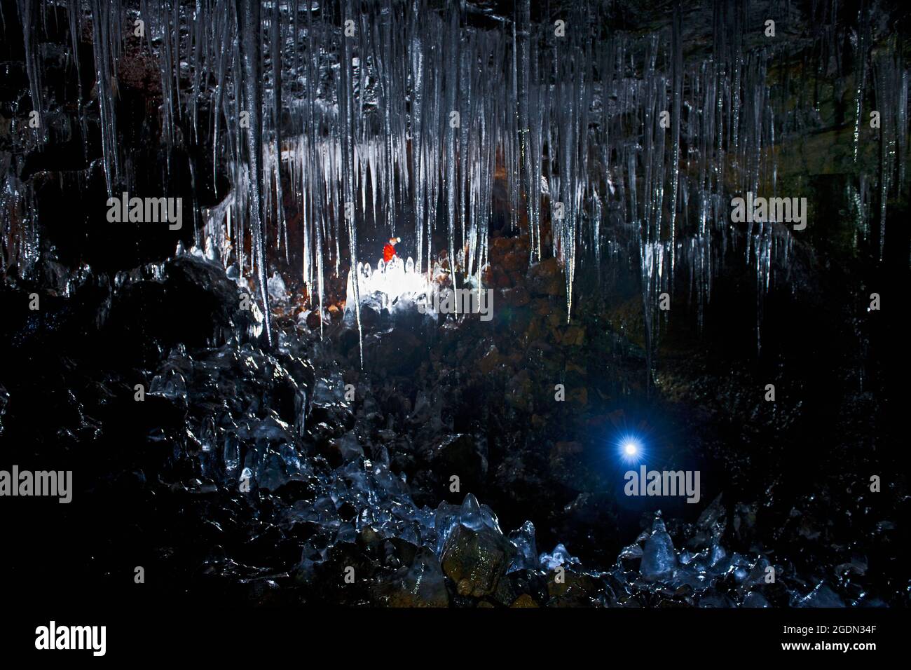 Woman caving spelunking cave hi-res stock photography and images - Alamy