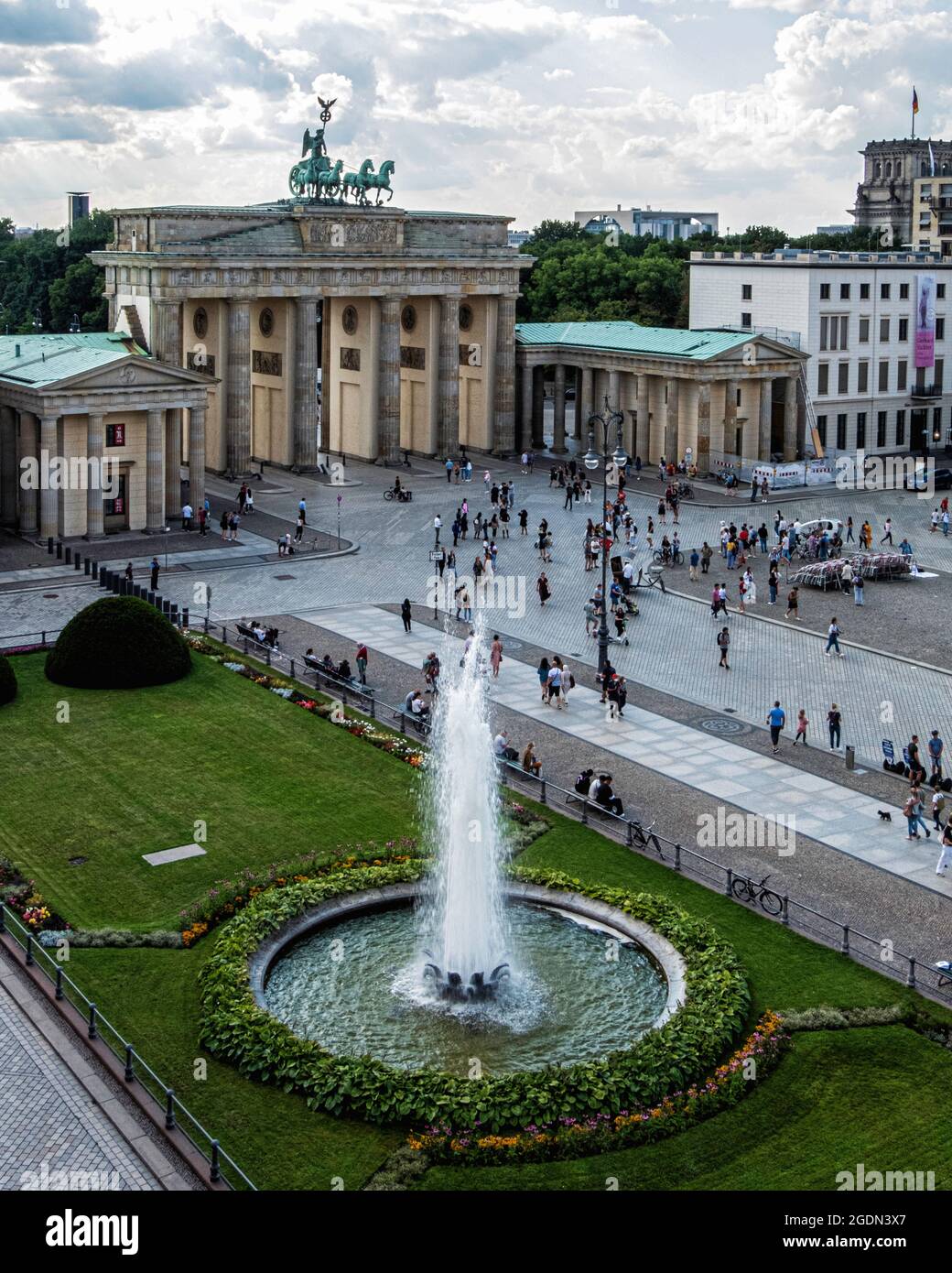 Garden Gate Arch High Resolution Stock Photography and Images - Alamy