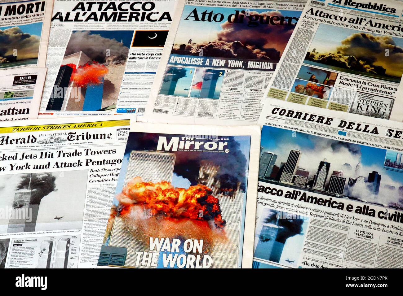 International herald tribune 9 11 hi-res stock photography and images ...