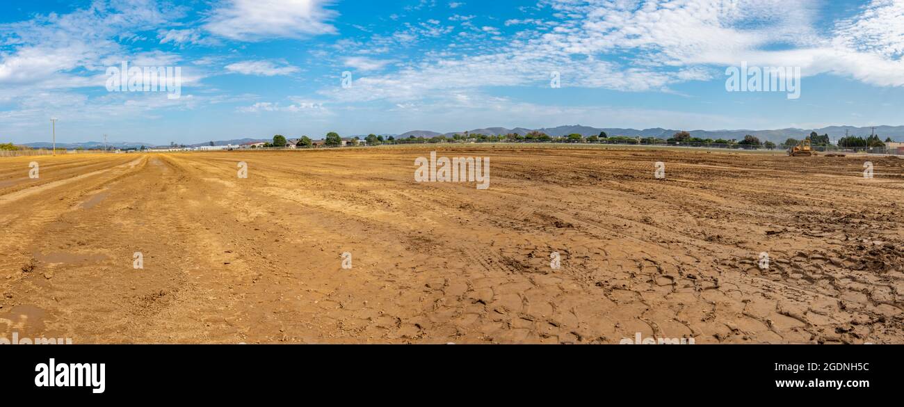 Graded dirt hi-res stock photography and images - Alamy