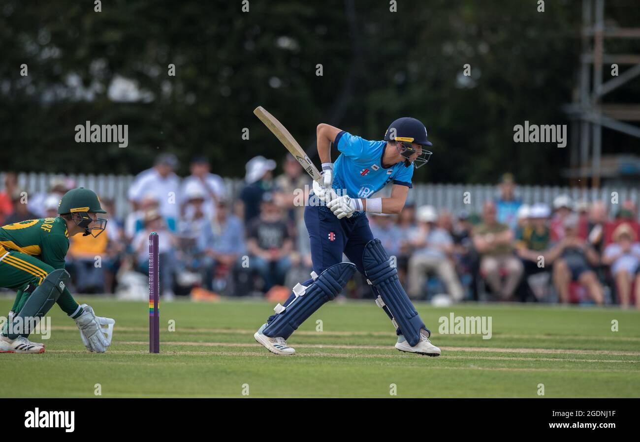 Group B Nottinghamshire Outlaws take on Northamptonshire Steelbacks at ...