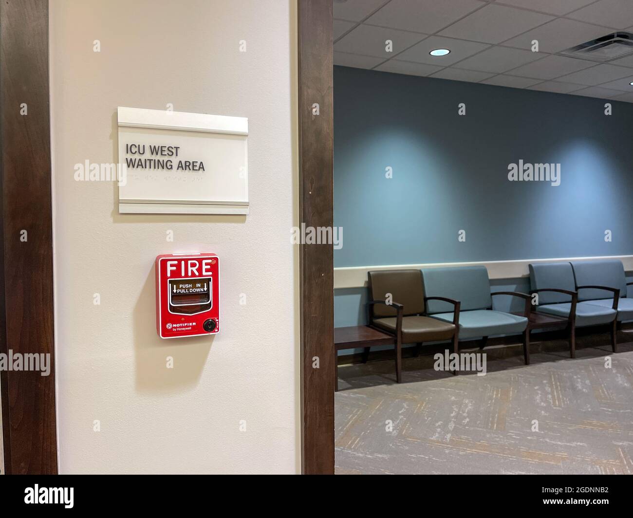 Emergency waiting room usa hi-res stock photography and images - Alamy